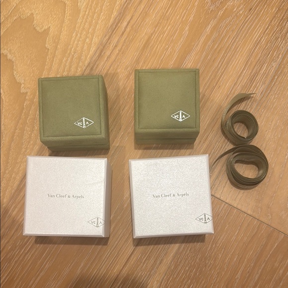 Van Cleef & Arpels | Accessories | Van Cleef Arpels Olive And White ...